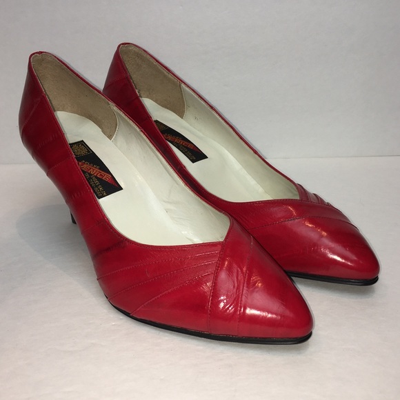 Deluxe Venice | Shoes | Vintage Deluxe Venice Classic Red Leather Pump ...
